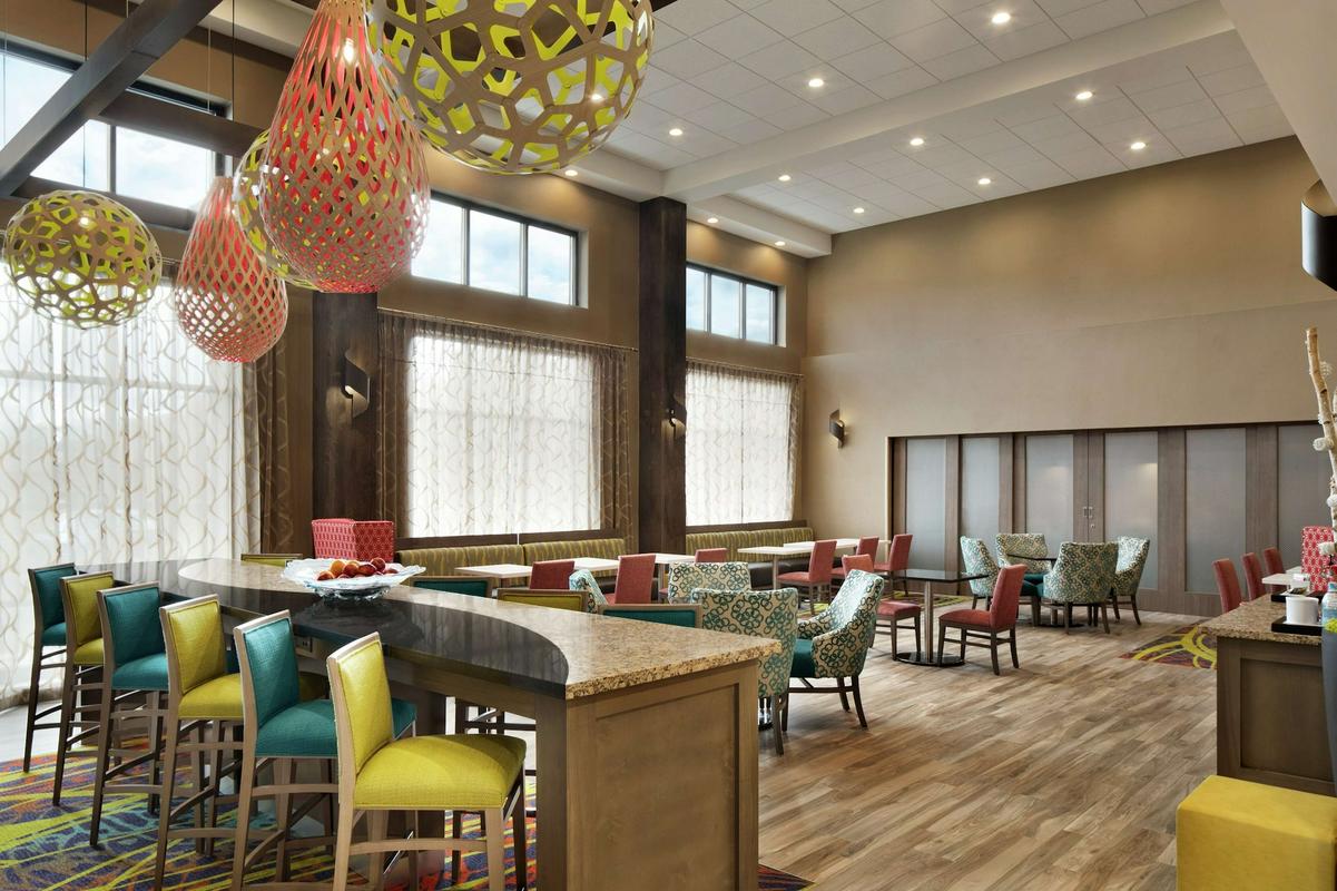 Hampton Inn & Suites, Alton, IL – Commercial Interior Design, TX ...